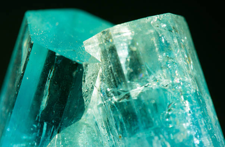 Aquamarine Crystal: Unraveling Its Healing Energies – CRYSTALS.COM
